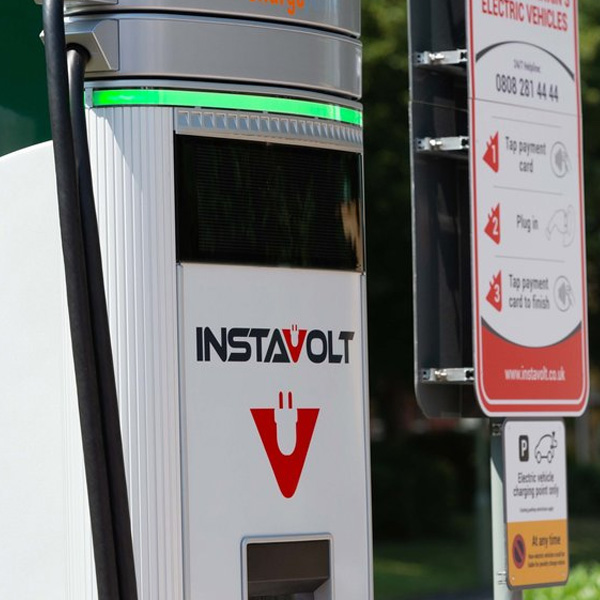 InstaVolt hooks up with Energy Assets Networks – Energy Assets Networks
